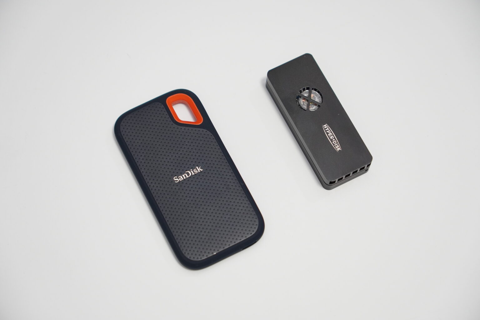 【レビュー】大容量データ転送も爆速で快適！超小型サイズのSSD「HyperDisk X」が登場 | NORILOG（ノリログ）