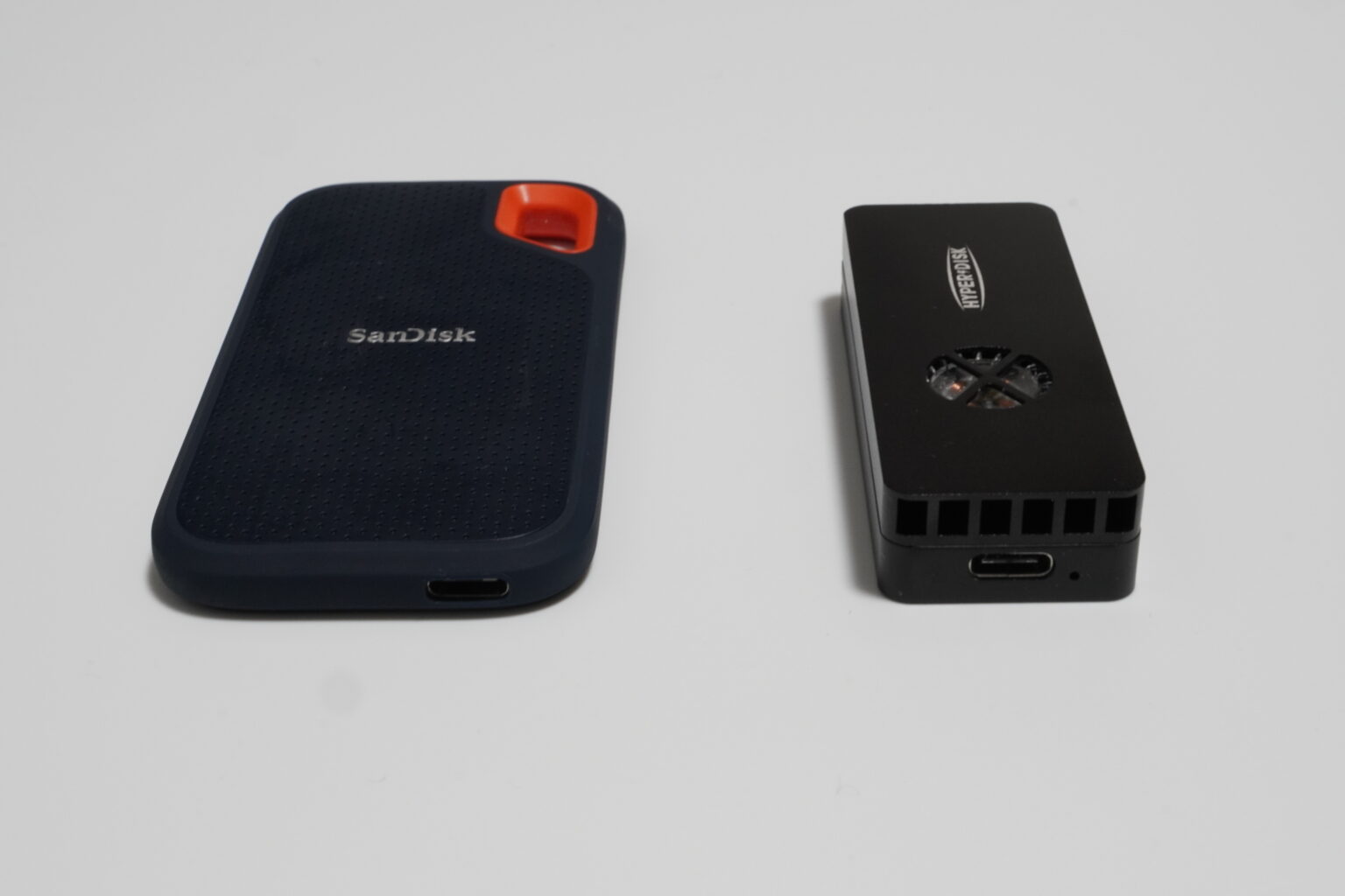 【レビュー】大容量データ転送も爆速で快適！超小型サイズのSSD「HyperDisk X」が登場 | NORILOG（ノリログ）